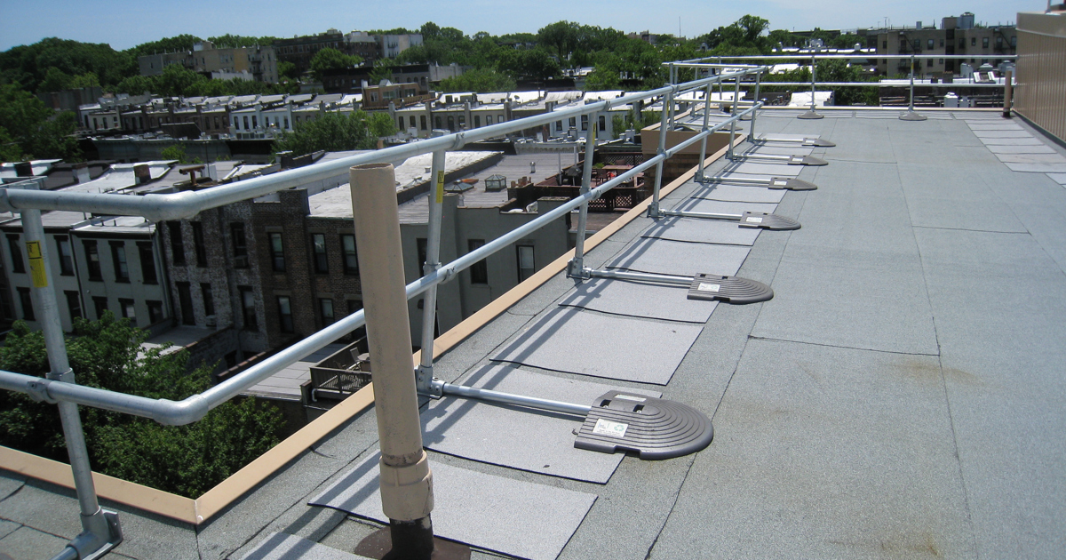 Benefits of a Non-Penetrating Rooftop Guardrail System - Kee Safety